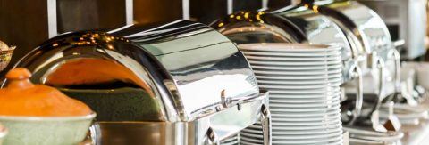 Hur håller man maten varm på en buffé? - Cicada Catering i Johanneshov